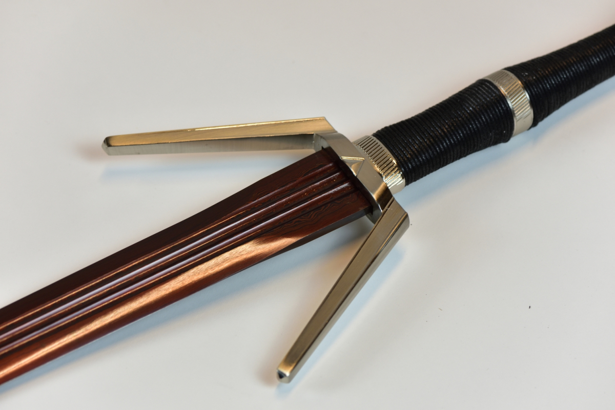 ETHFBD1 - Epée Forgée Geralt de Riv THE WITCHER Blood Damascus Edition ...